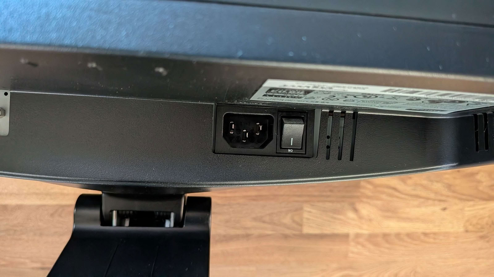 Free: Samsung SyncMaster 2243SW LCD Computer Monitor (Sandford BH20 ...