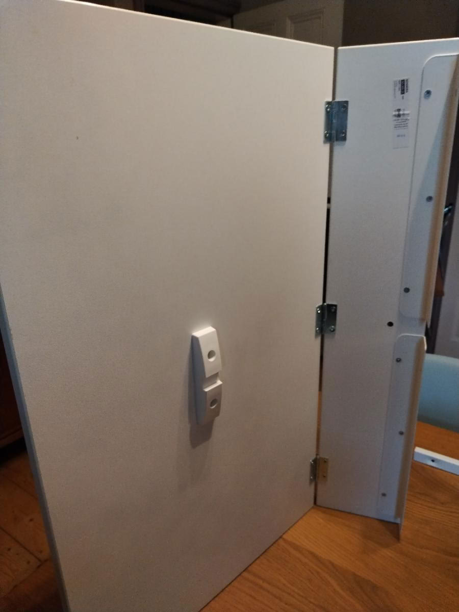 Free: Fold down desk (Caton LA2)