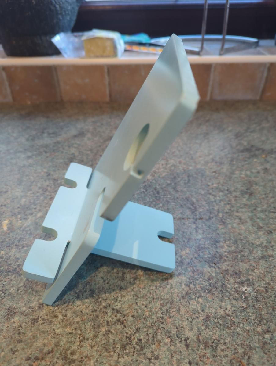 Free: Mobile phone stand (Sheffield S12)