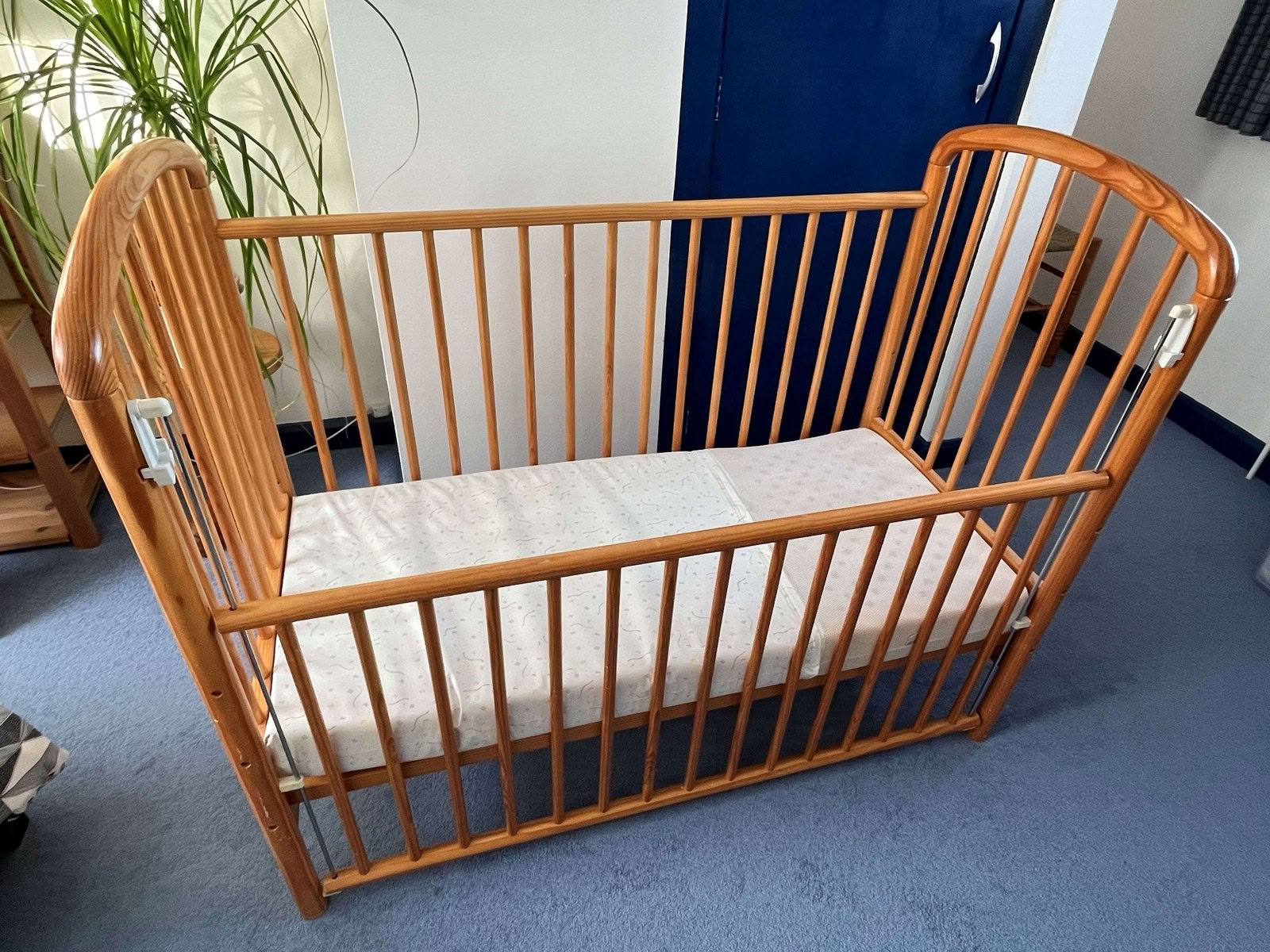 Free: Cot bed (Barnard's Green WR14) - Malvern Hills Freegle