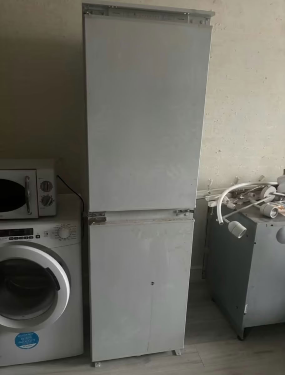 Free: Integrated fridge freezer (Broadway plaza B16) - Birmingham Freegle
