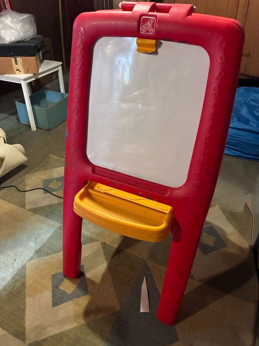 Free: Kids Easel (Downtown Frederick)