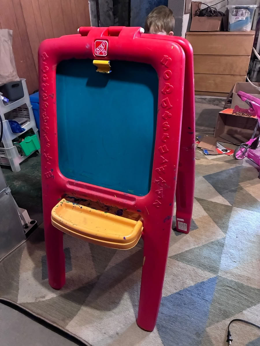 Free: Kids Easel (Downtown Frederick)