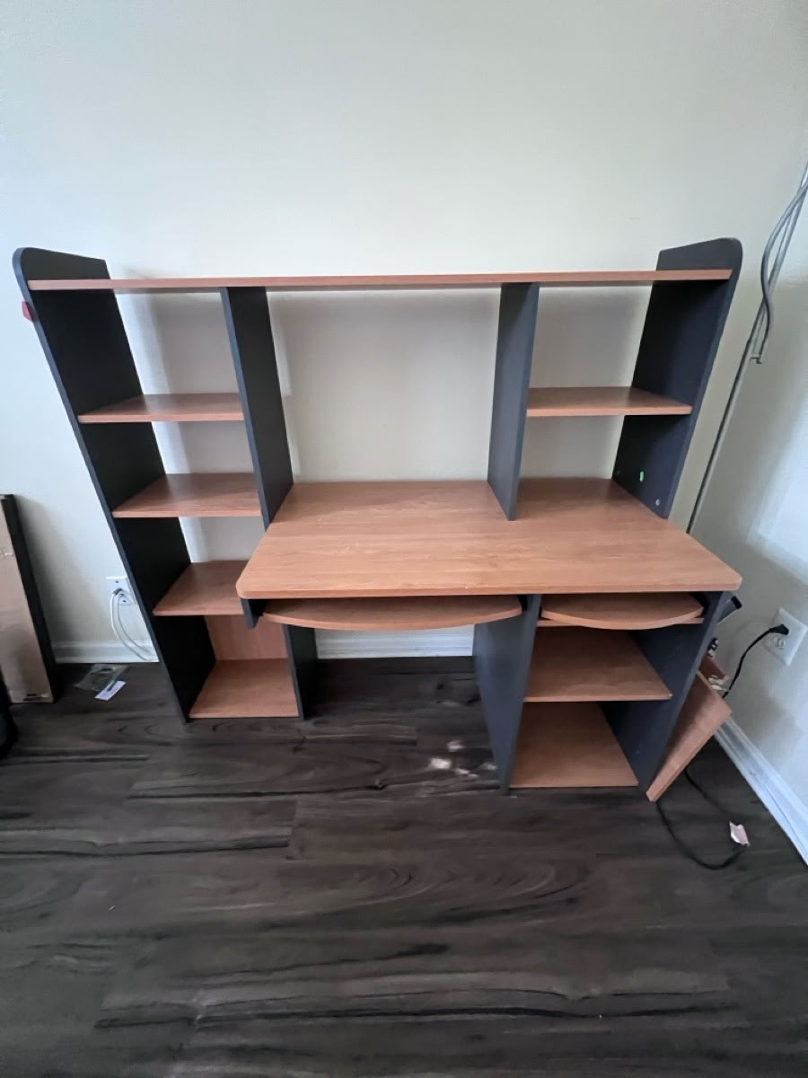 Free: Desks and table (South Laurel)