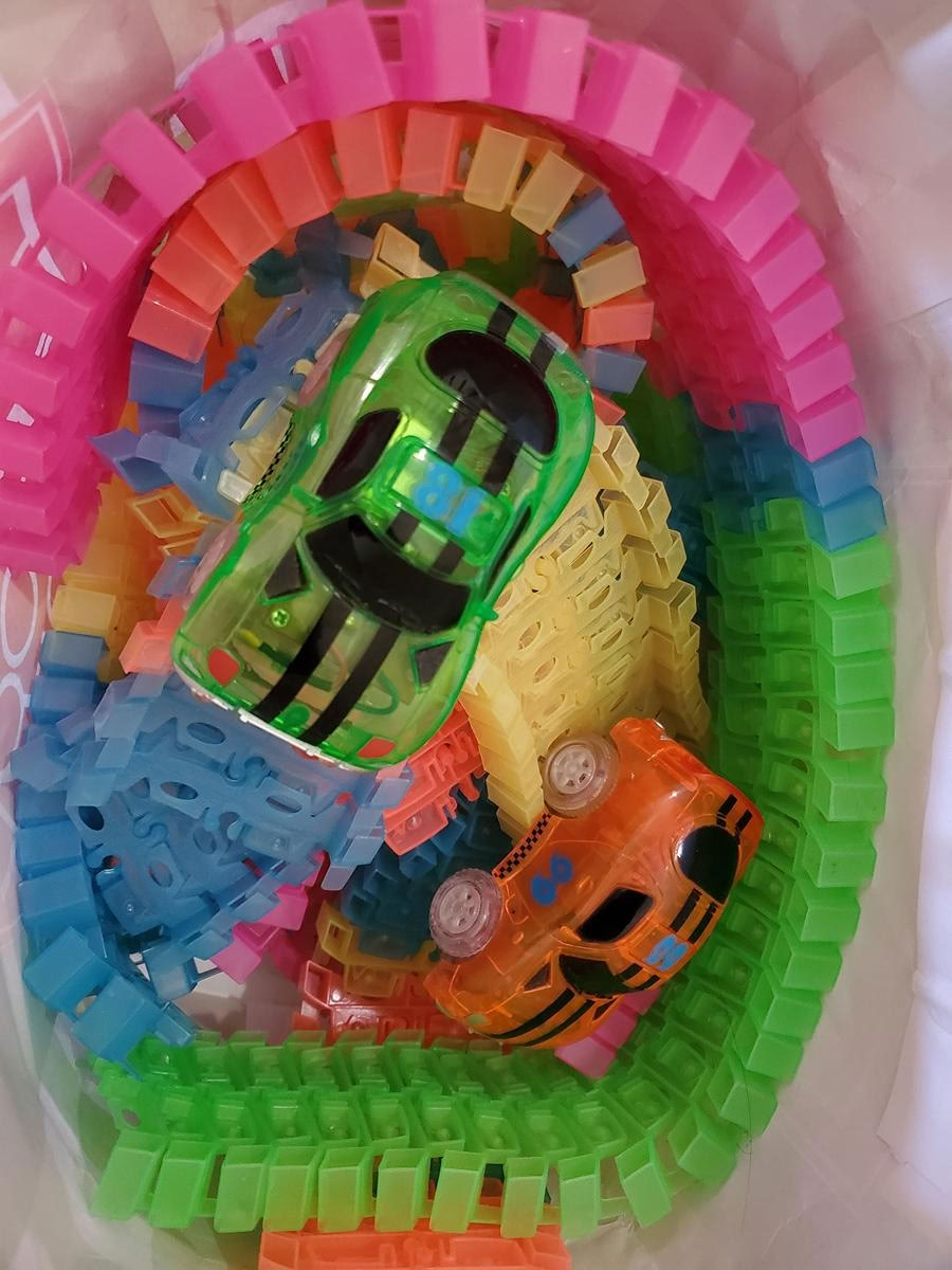 Free: Toy tracks with 2 race cars (Near Experimental Farm)
